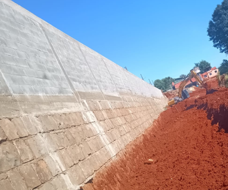 Construção de Muro – Ramos Terraplanagem